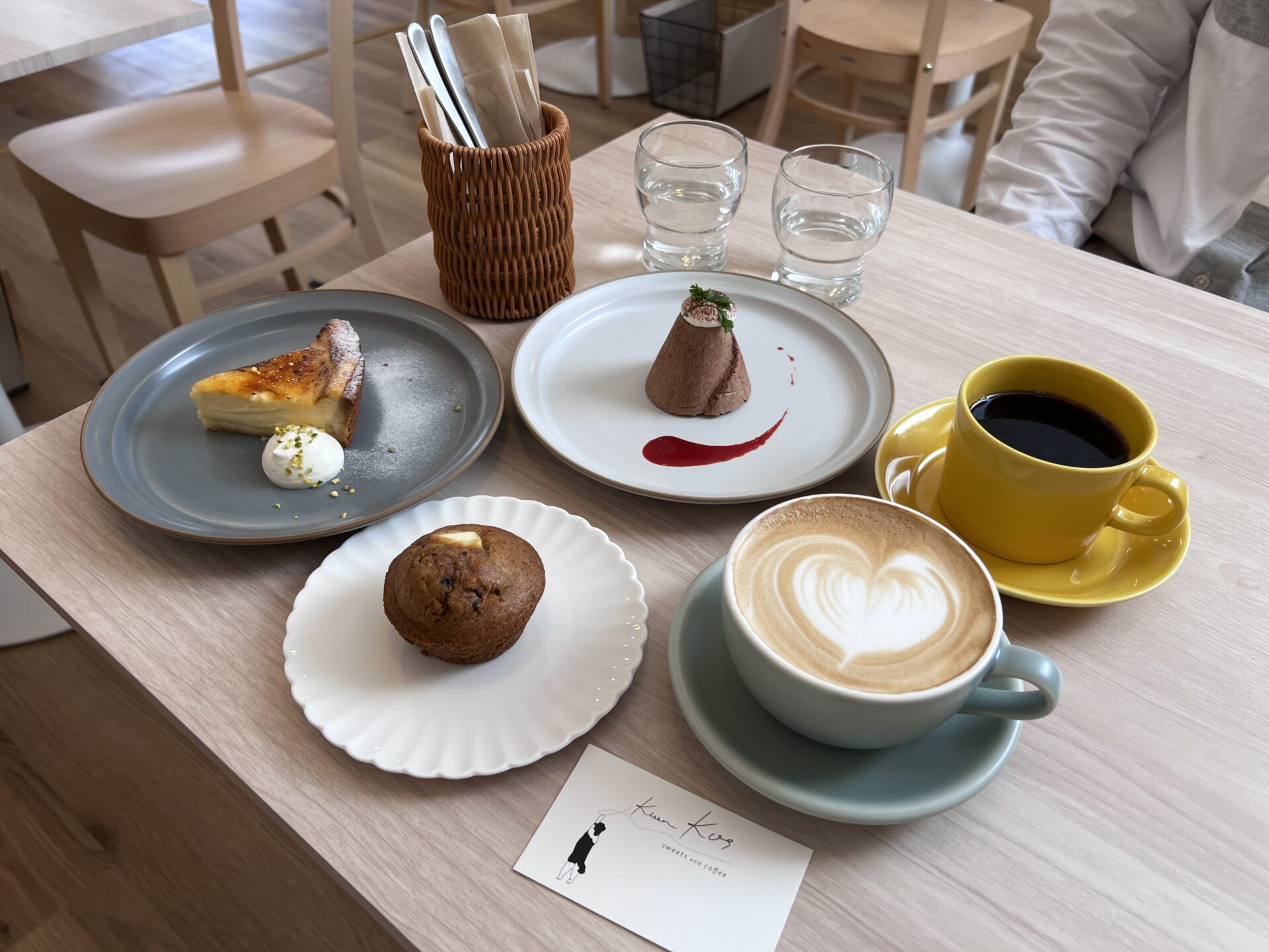 【石川町】『kissa KOS』落ち着いた雰囲気が魅力のニューオープンカフェをレポート！｜子なし夫婦LIFE